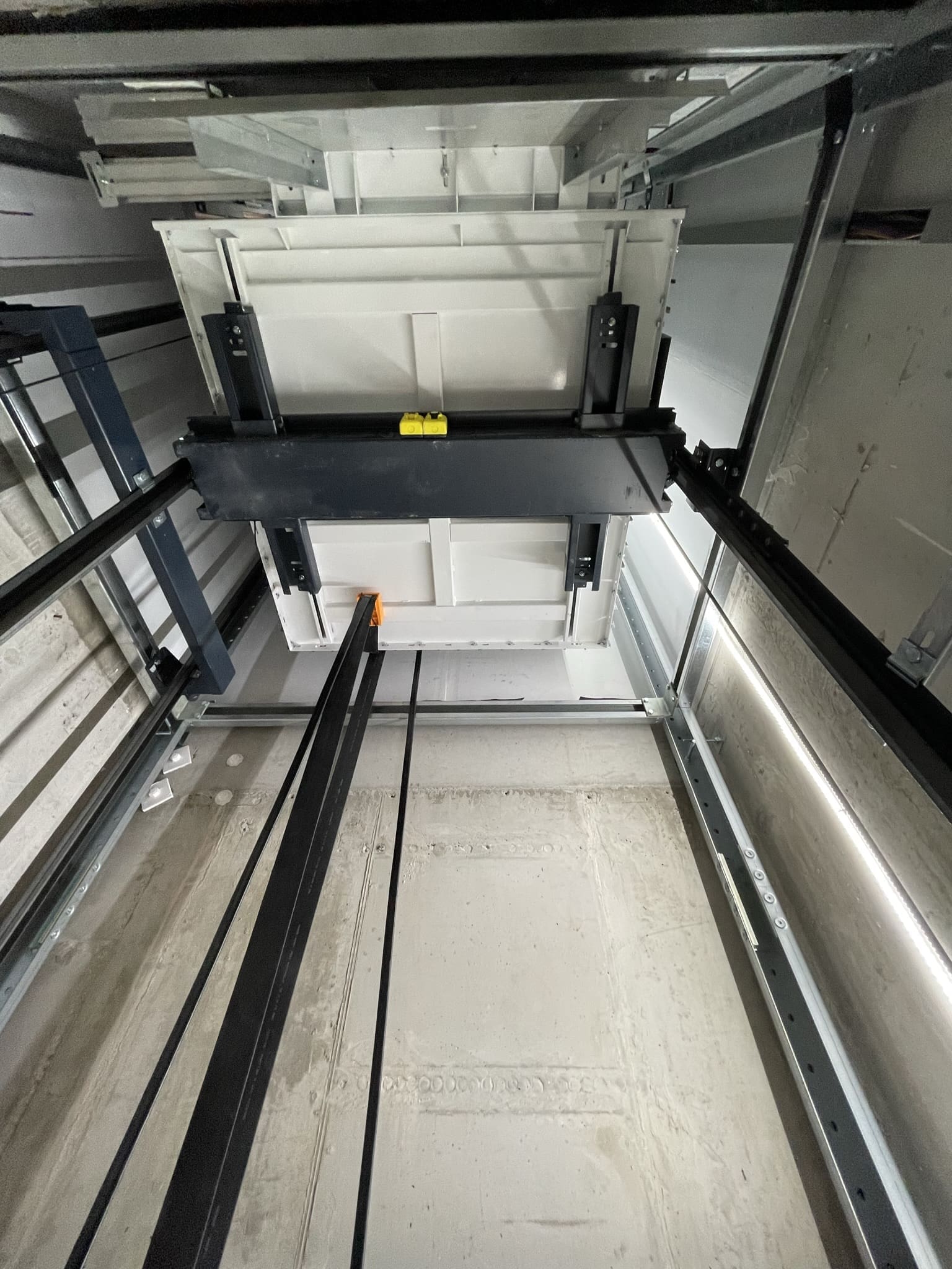 Lifts in Structures (Ideal Lifts Frame System) - Ideal Lifts